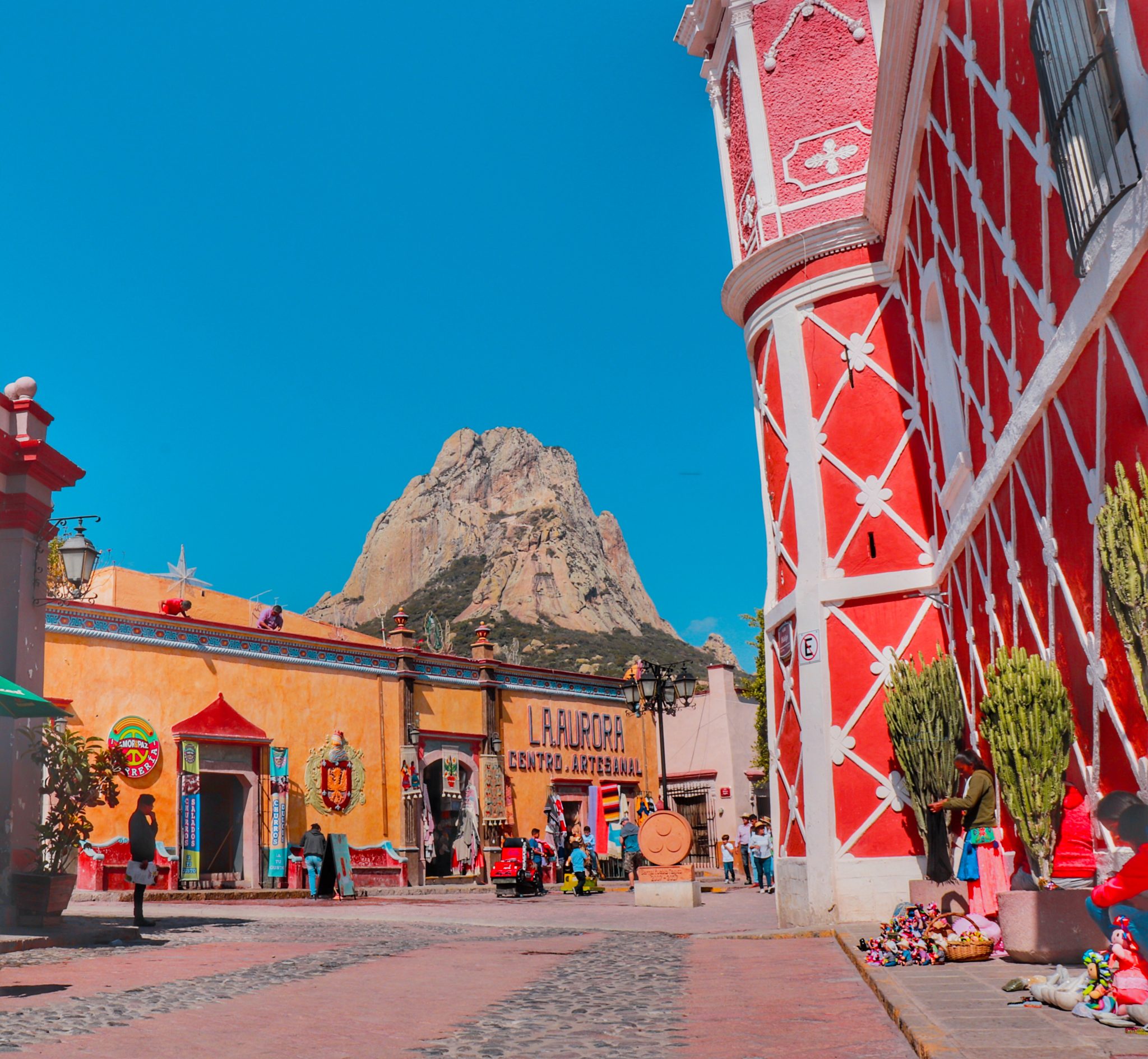 Visita Peña de Bernal: Qué hacer en este pueblo mágico | Pies Viajeros